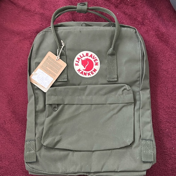 Fjallraven | Bags | Kanken Original Fjall Raven Hunter Green Backpack ...